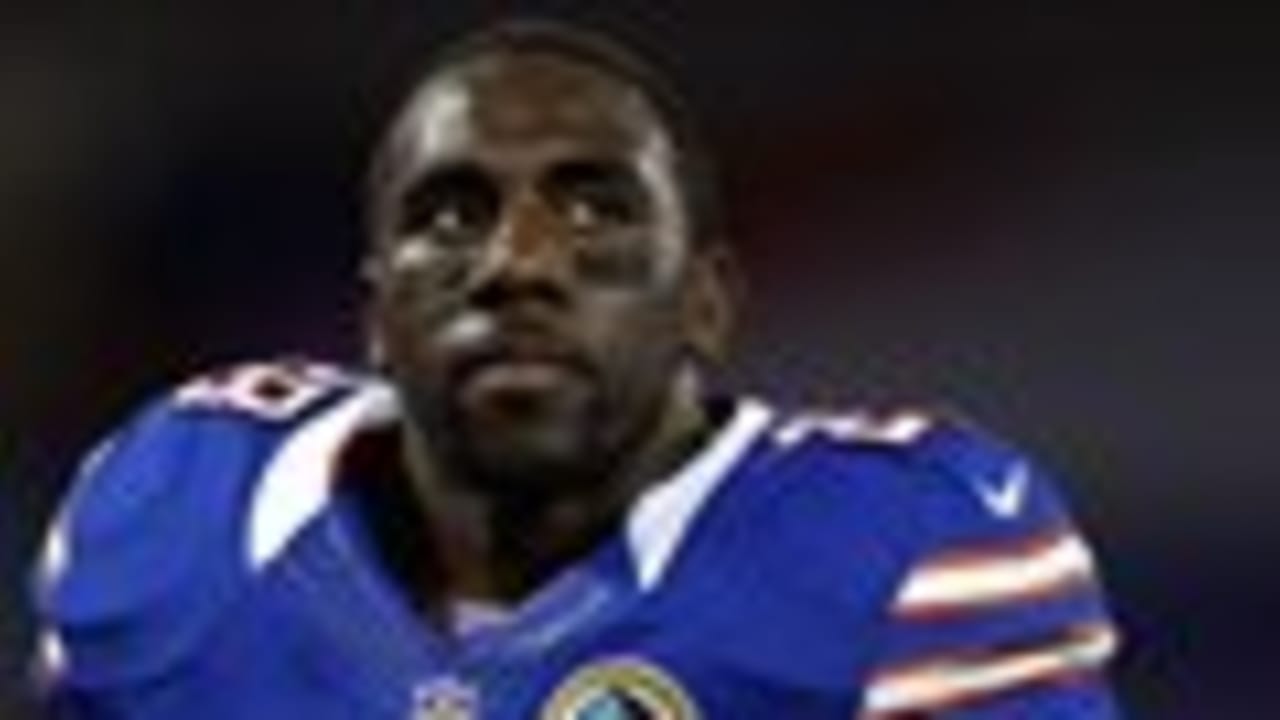Spiller blazes to first 1,000-yard season