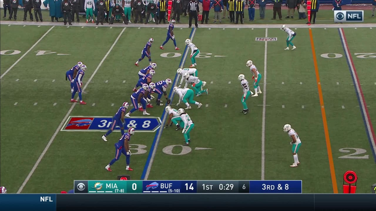 LeSean McCoy weaves past defenders for first down