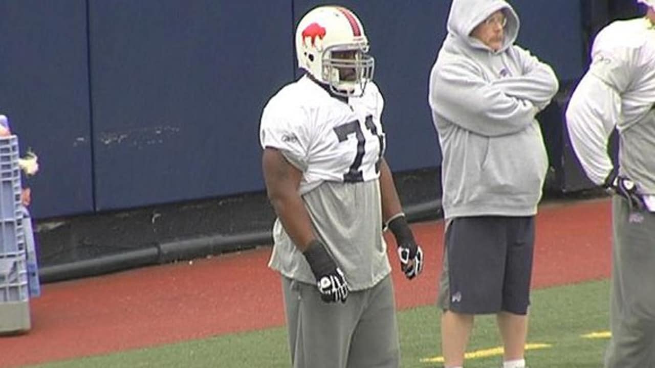 Bills Roundup: Simmons Hits the Practice Field