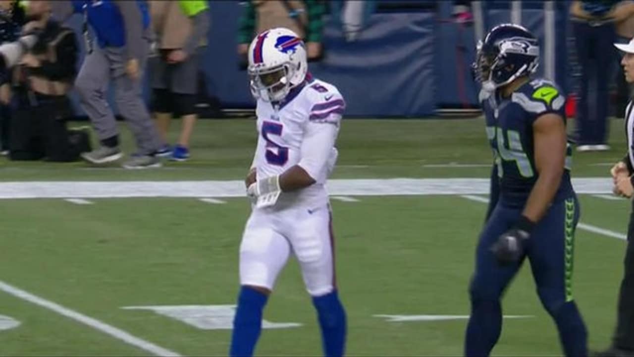 Taylor finds Goodwin for 13 yards