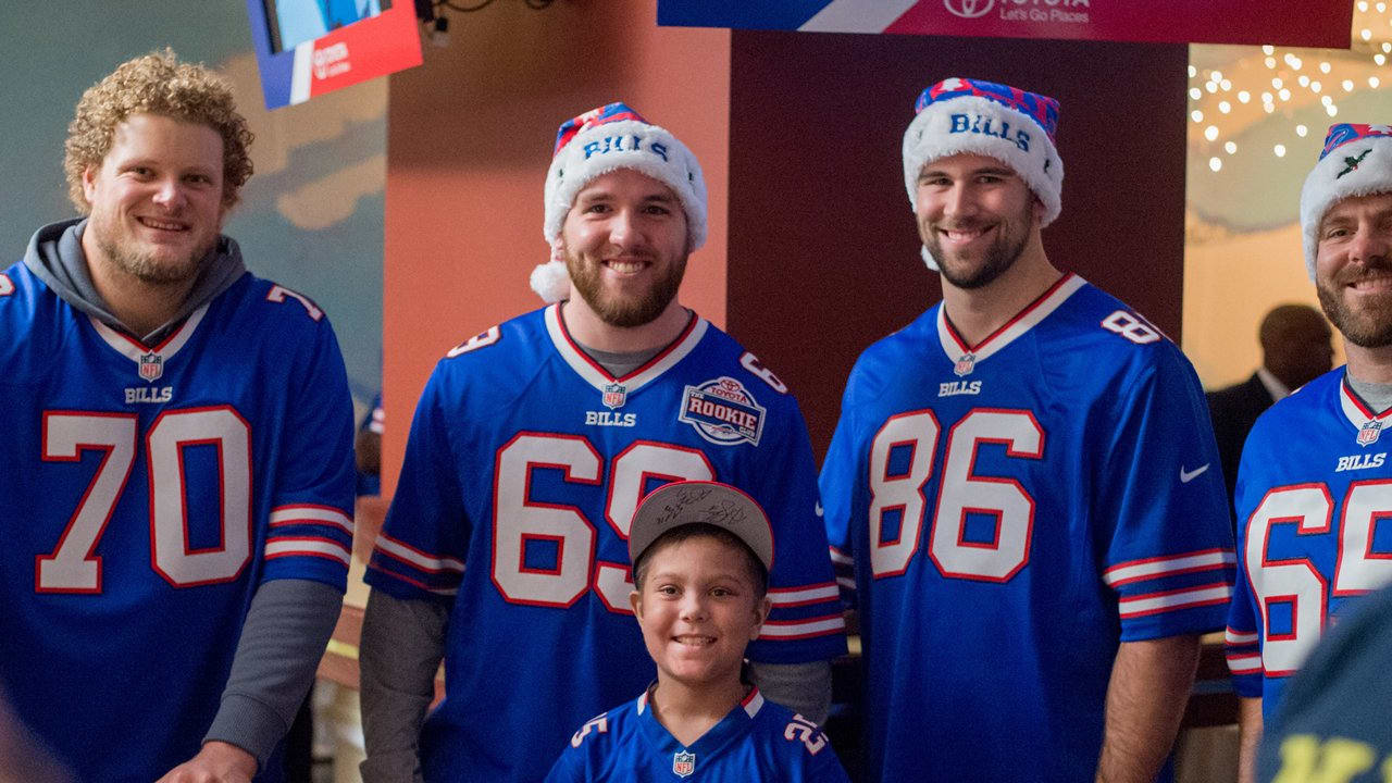 Bills Toyota Rookie Club spreads holiday cheer to over 100 local children