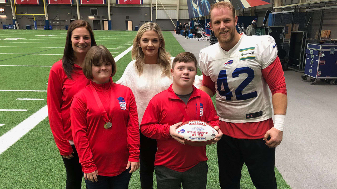 Bills captain Pat DiMarco and teammates share unforgettable moment with ...