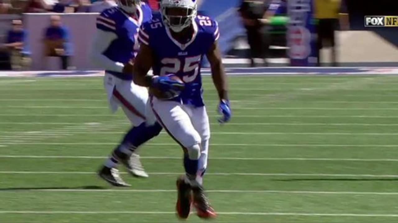 LeSean McCoy rushes for 17 yards