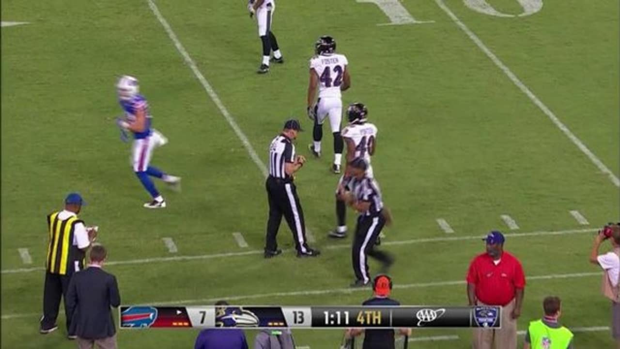 T.J Yates finds Brandon Reilly for a 21-yard gain