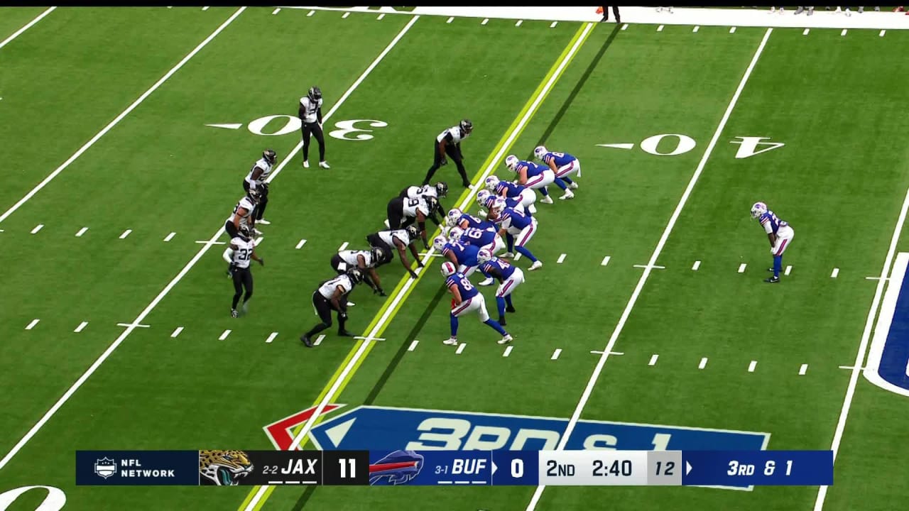 Josh Allen out runs Josh Allen on chain moving 5-yard rush