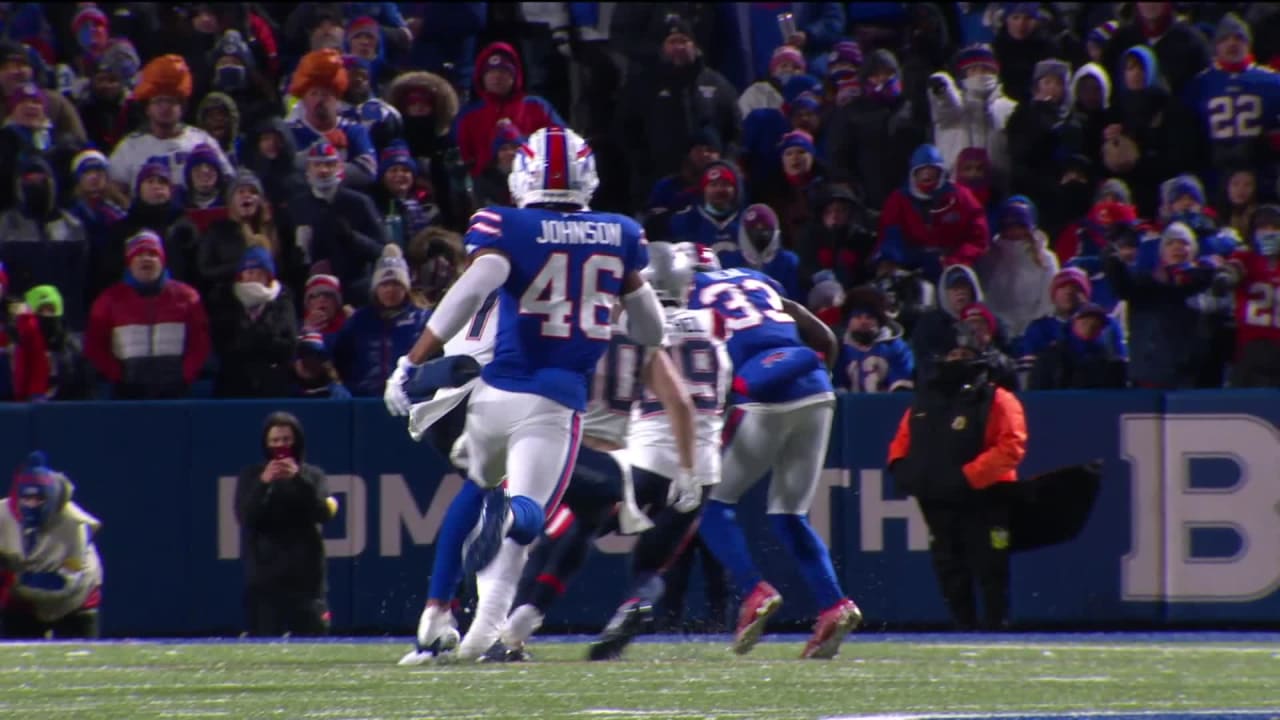 Off the heezy! Siran Neal recovers a muffed punt by N'Keal Harry ...