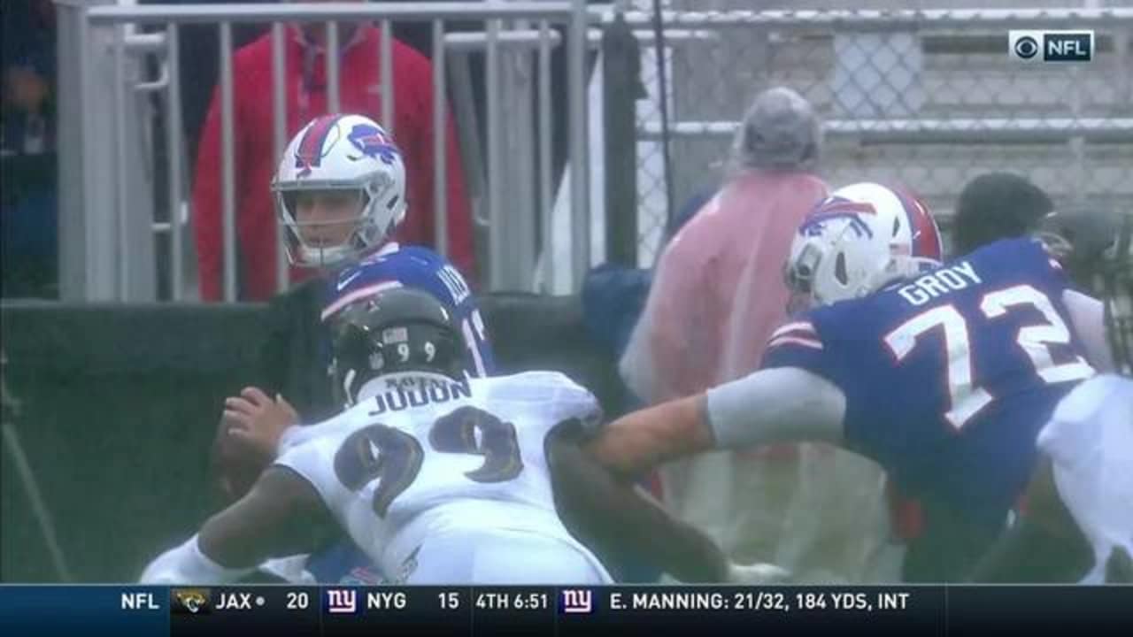 Josh Allen finds Logan Thomas for first down
