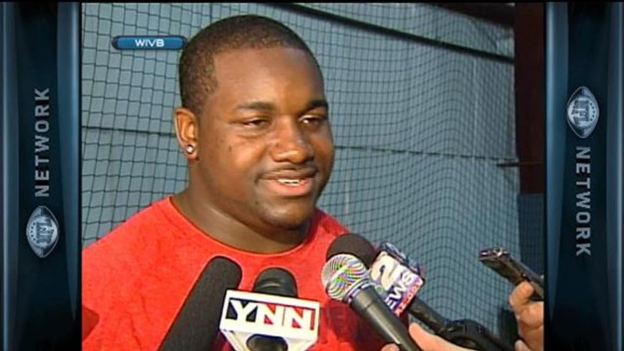 Dareus trains with Bills