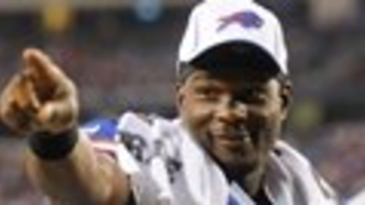 AP: Bills S Byrd following in father's footsteps