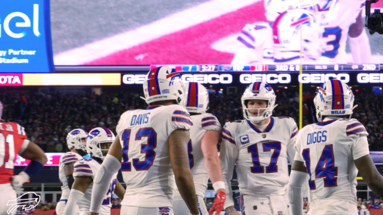 Field Access | Wow! Josh Allen extends play, makes miraculous TD throw to Gabe Davis | Bills vs ...