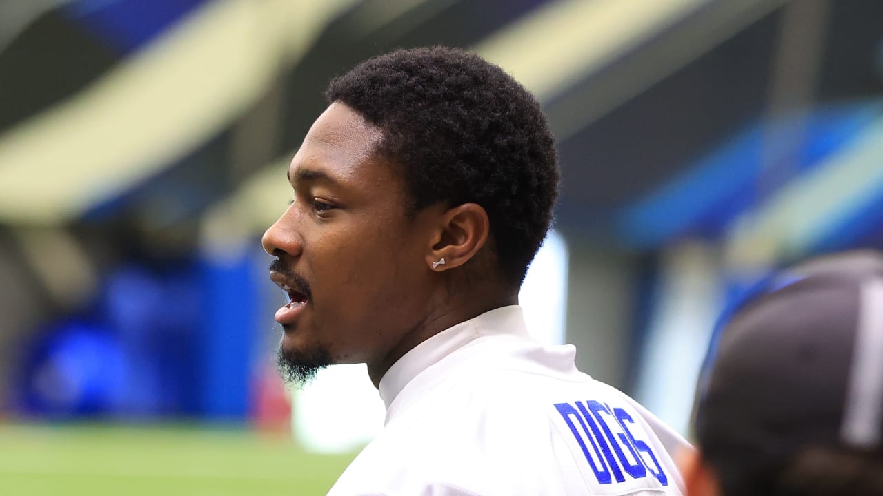 Bills WR Stefon Diggs practices in Wednesday's mandatory minicamp