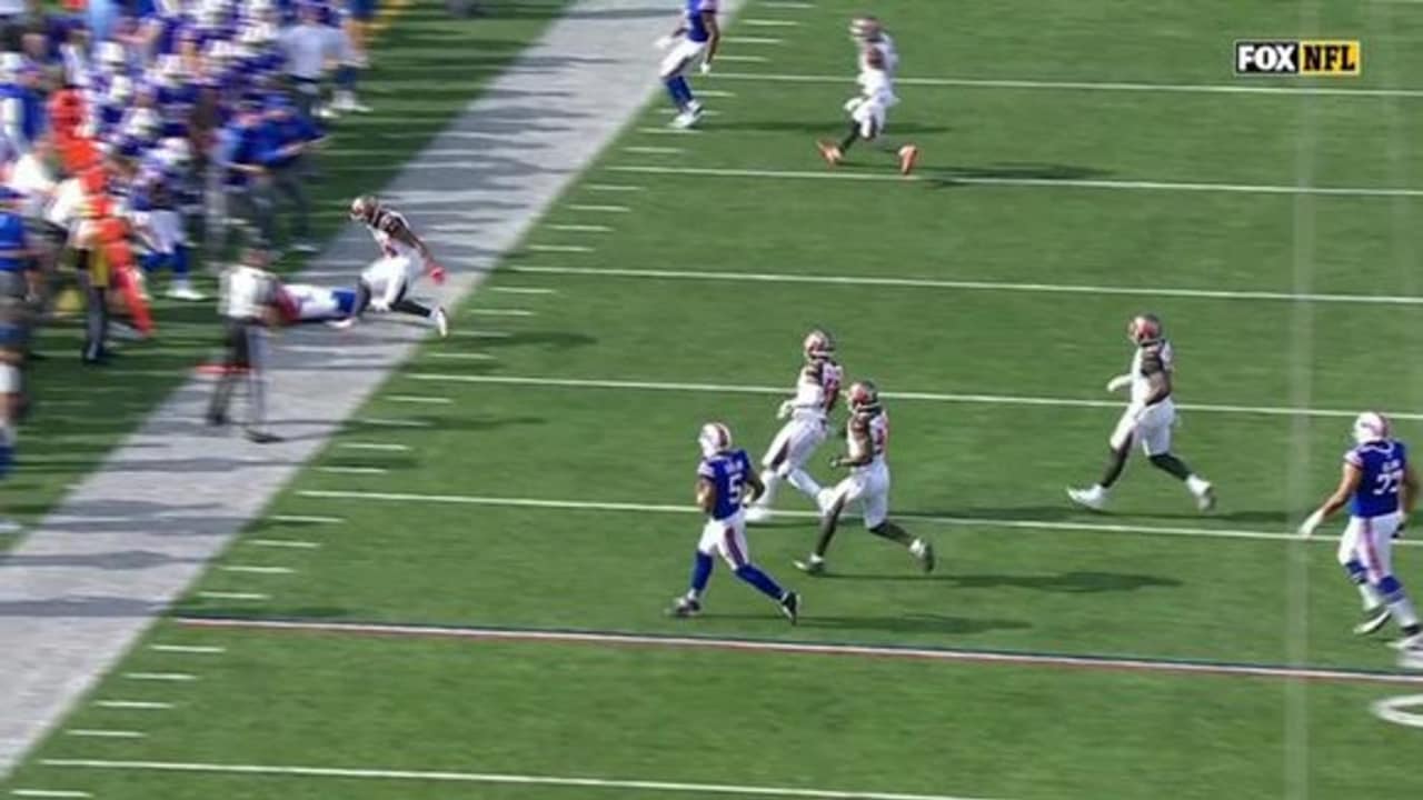 Andre Holmes stays in bounds, makes catch