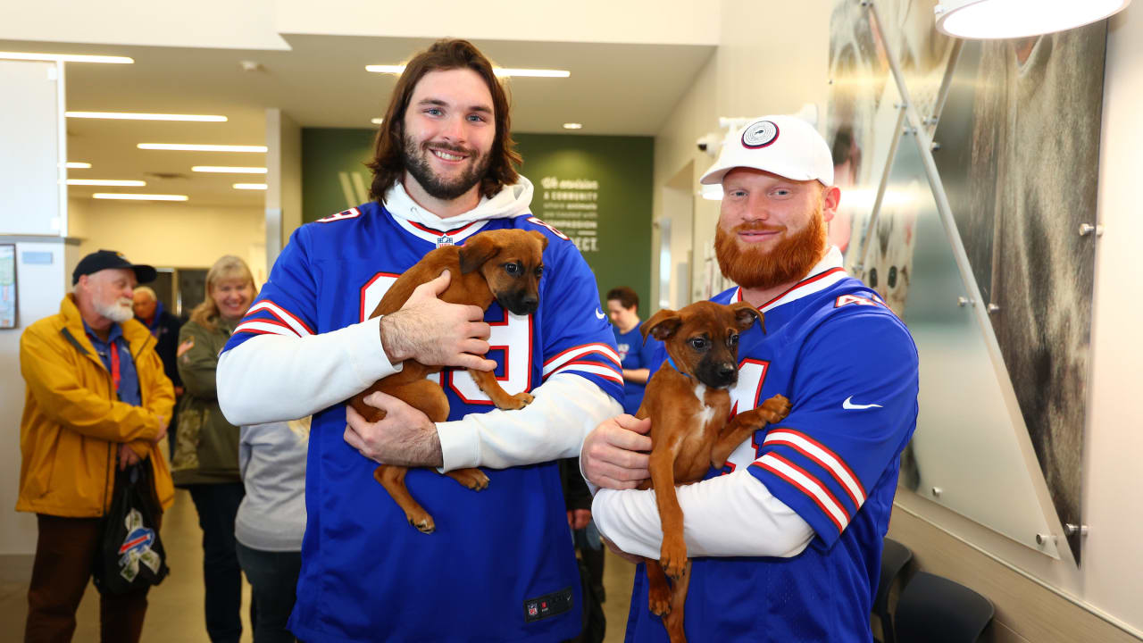 Bills players & pets at SPCA in Western New York