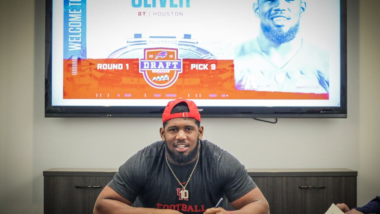 Ed Oliver plus six Bills draft picks sign contracts
