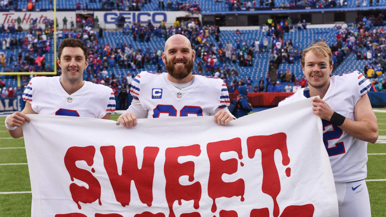 Best celebration and postgame photos from Buffalo's win over Miami | Week 8