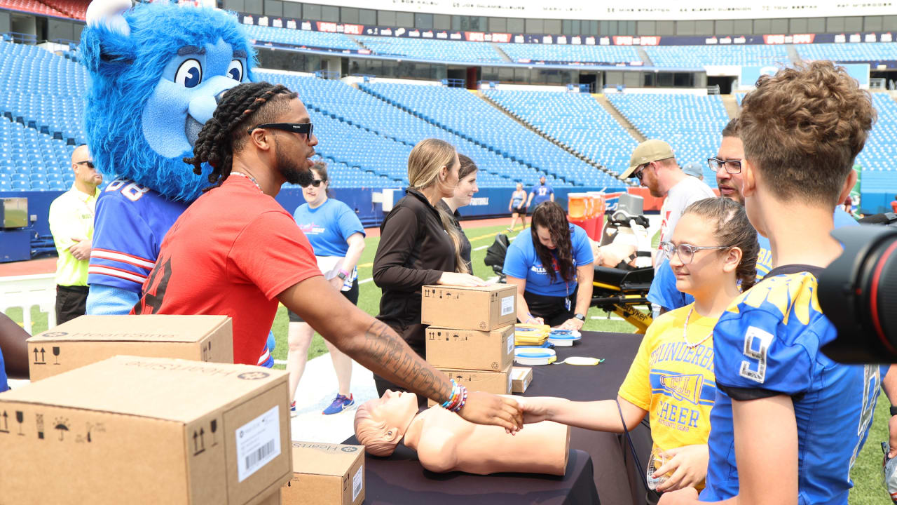 Bills, Damar Hamlin + community partners host Hands-Only CPR event