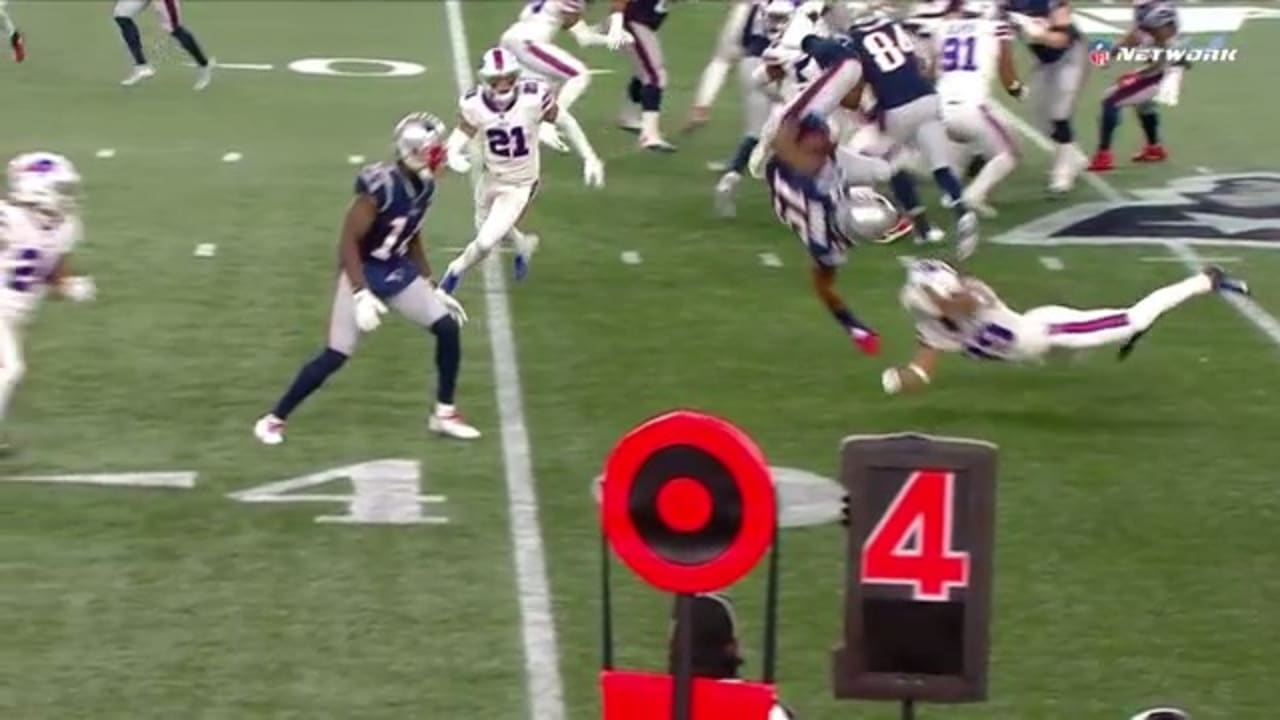 Highlight: Kevin Johnson comes up with fourth down stop