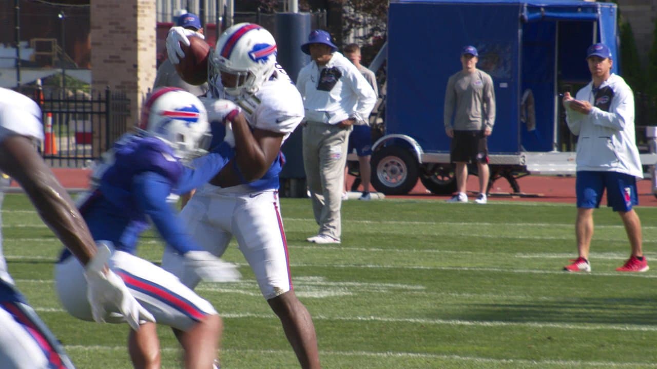 Watch: LeSean McCoy Makes a Guy Miss