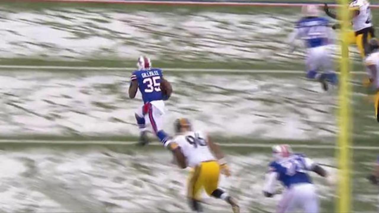Mike Gillislee sprints forward for a gain of 22 yards