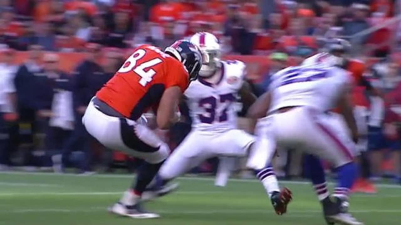 Corey Graham recovers fumble