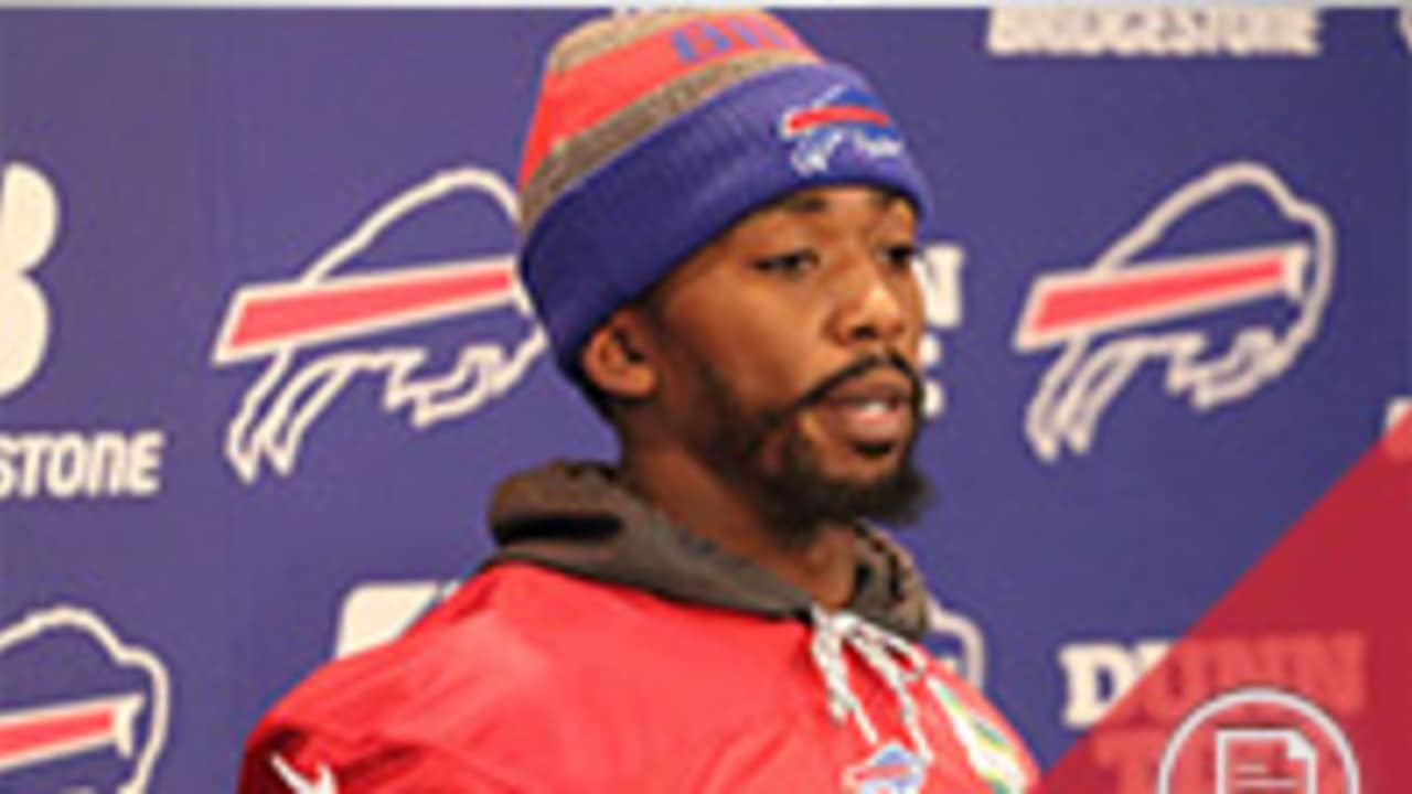 Taylor takes role of good soldier in wake of QB change