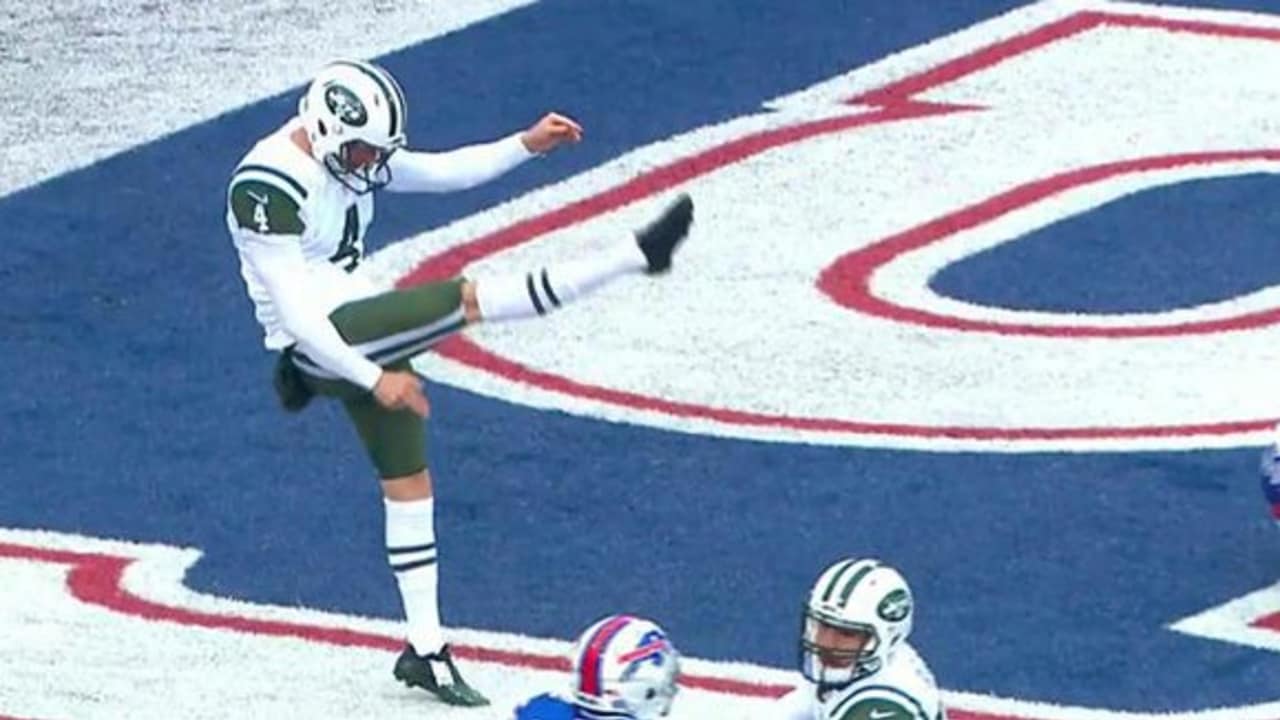 Jim Kelly throws shanked punt into stands