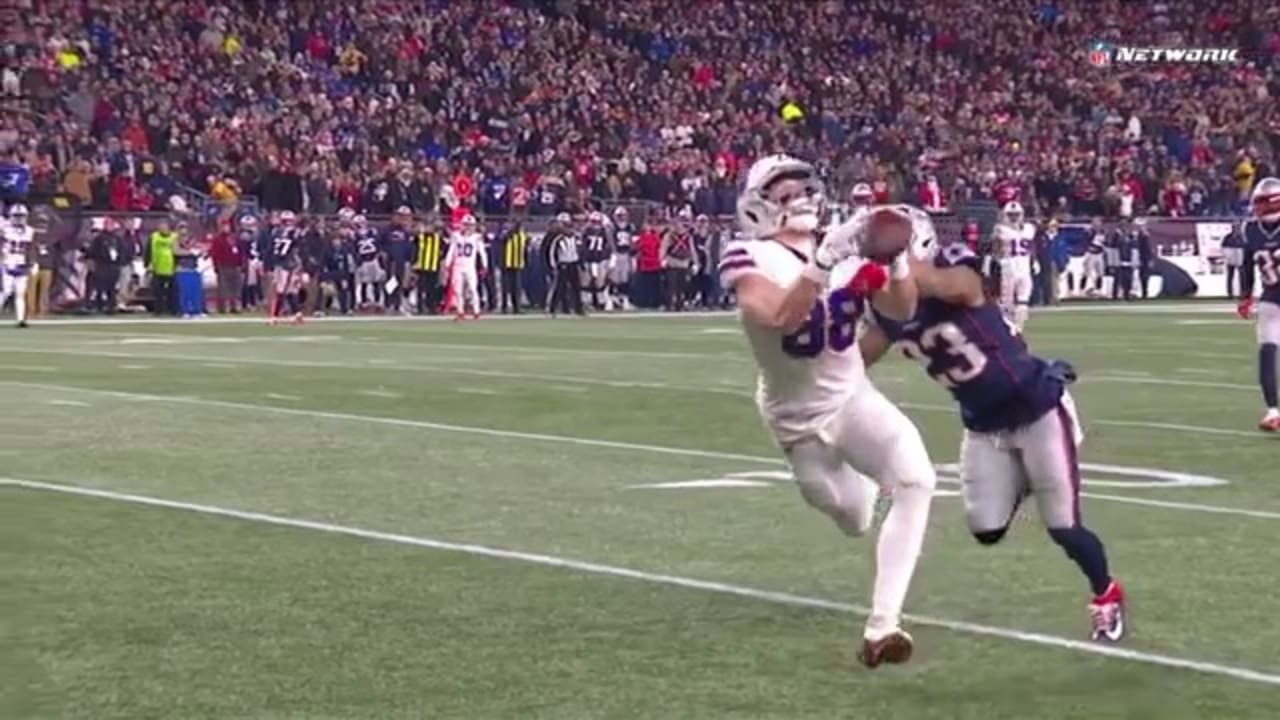 Highlight: Josh Allen hits Dawson Knox for 33-yard completion