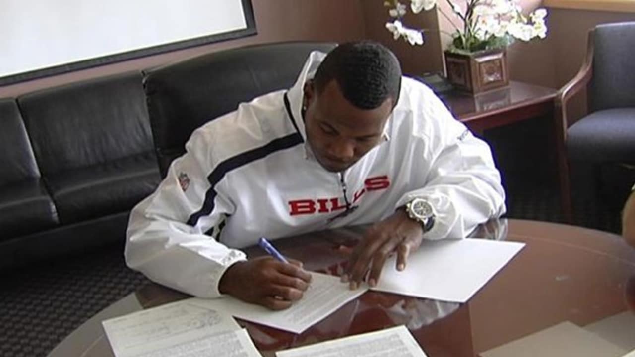 Bills Focus: Nic Harris Signs