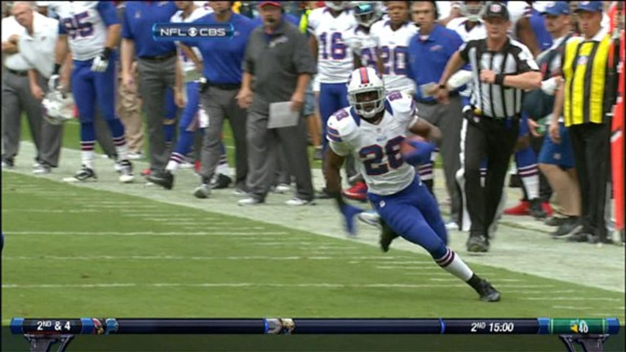 Spiller gains 28 yards on screen pass