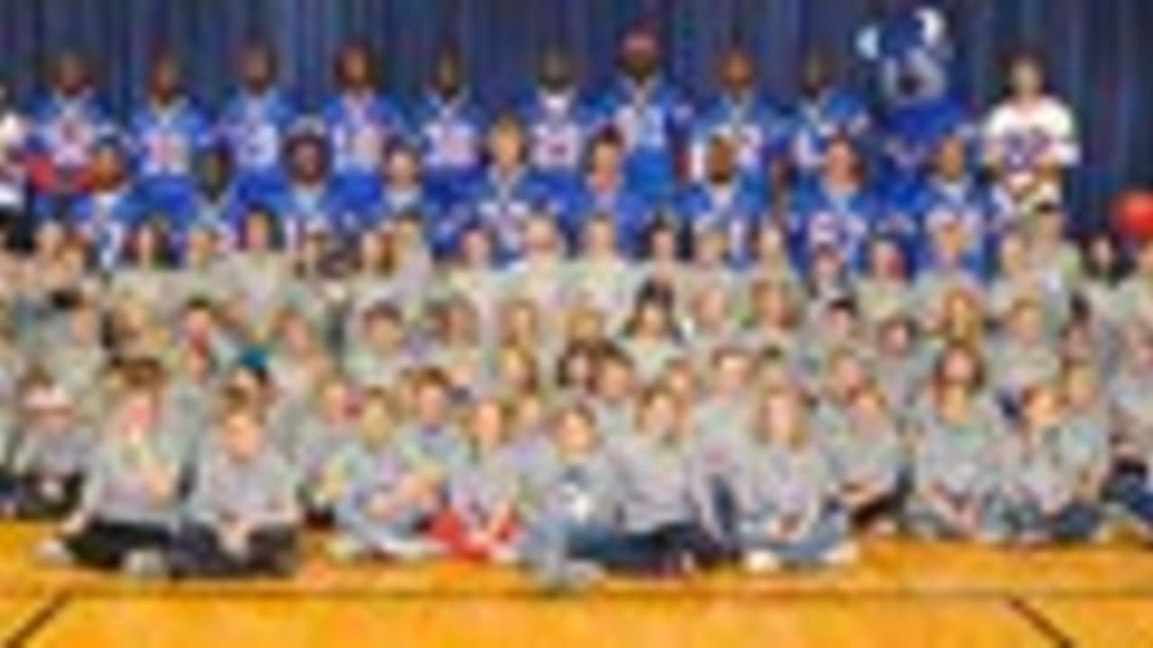 18 Bills make super visit to super school