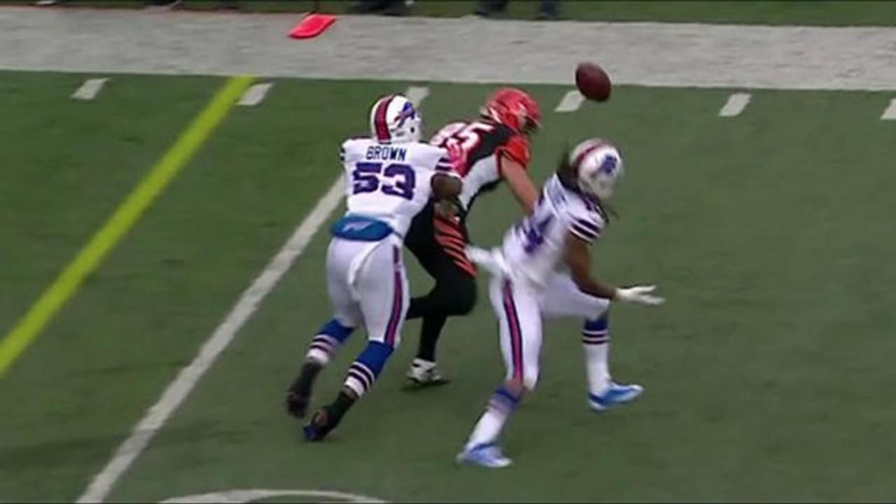 Can't-Miss Play: Stephon Gilmore makes spectacular bobbling interception