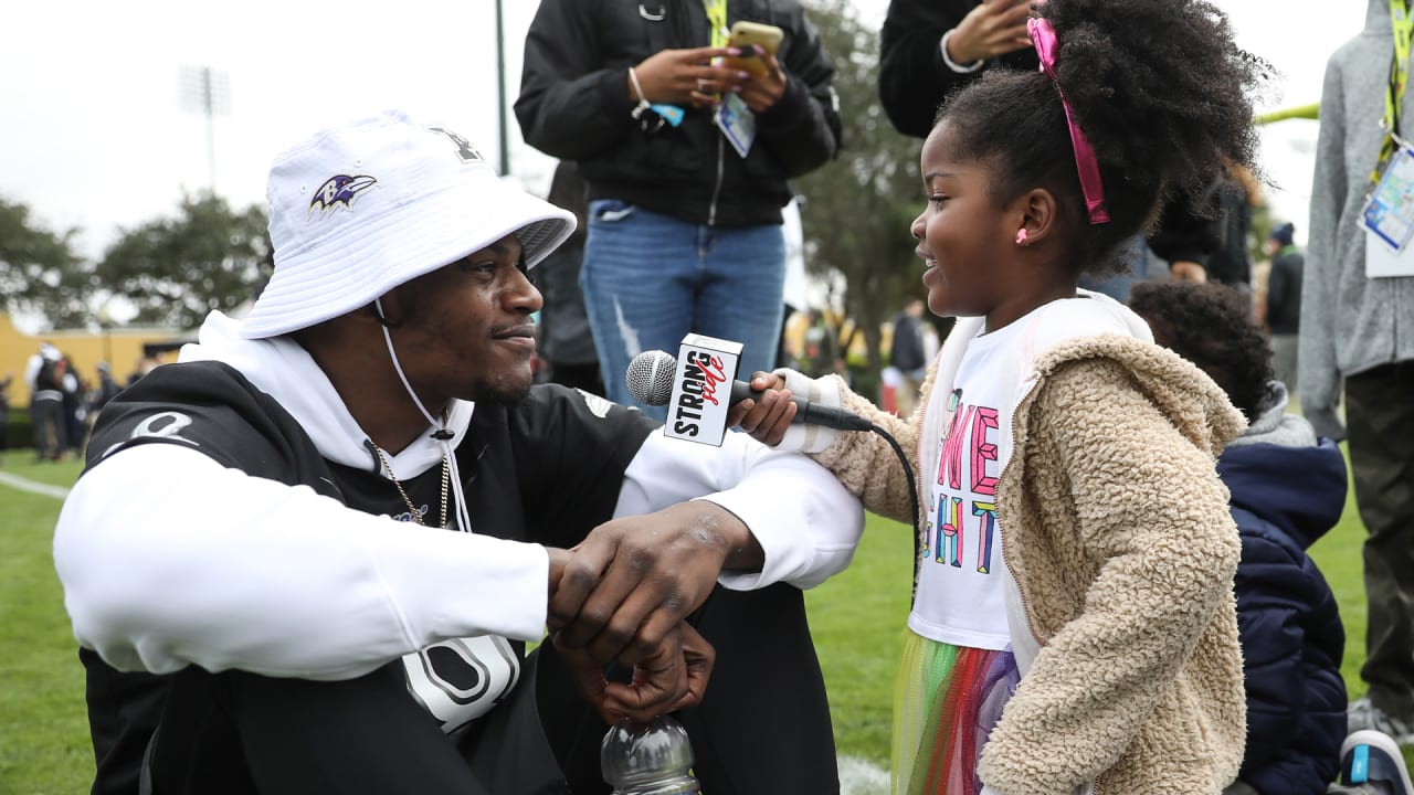 Strong Side: Terrell Davis' kids interview the Pro Bowlers