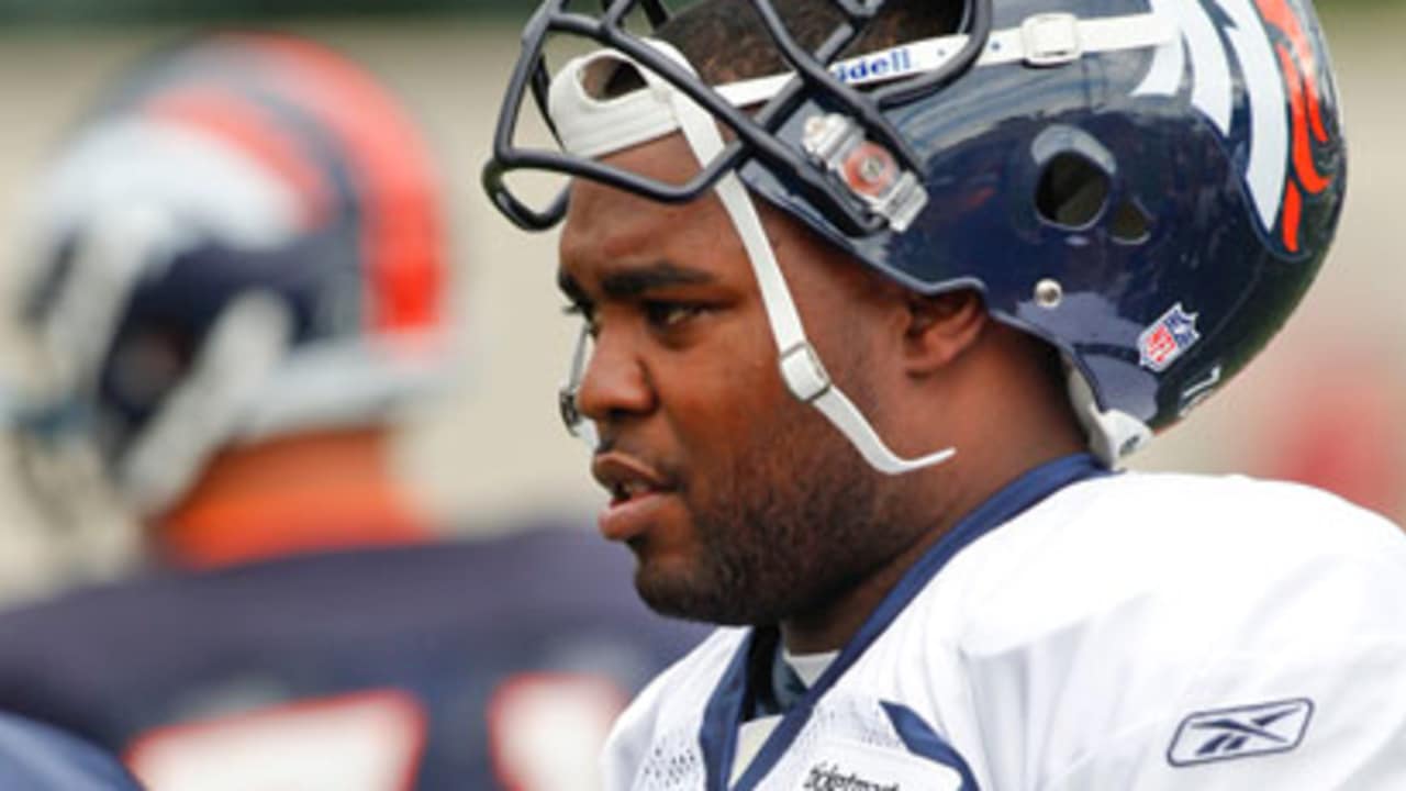 'Fresh' Veteran Warren Returns to D-Line