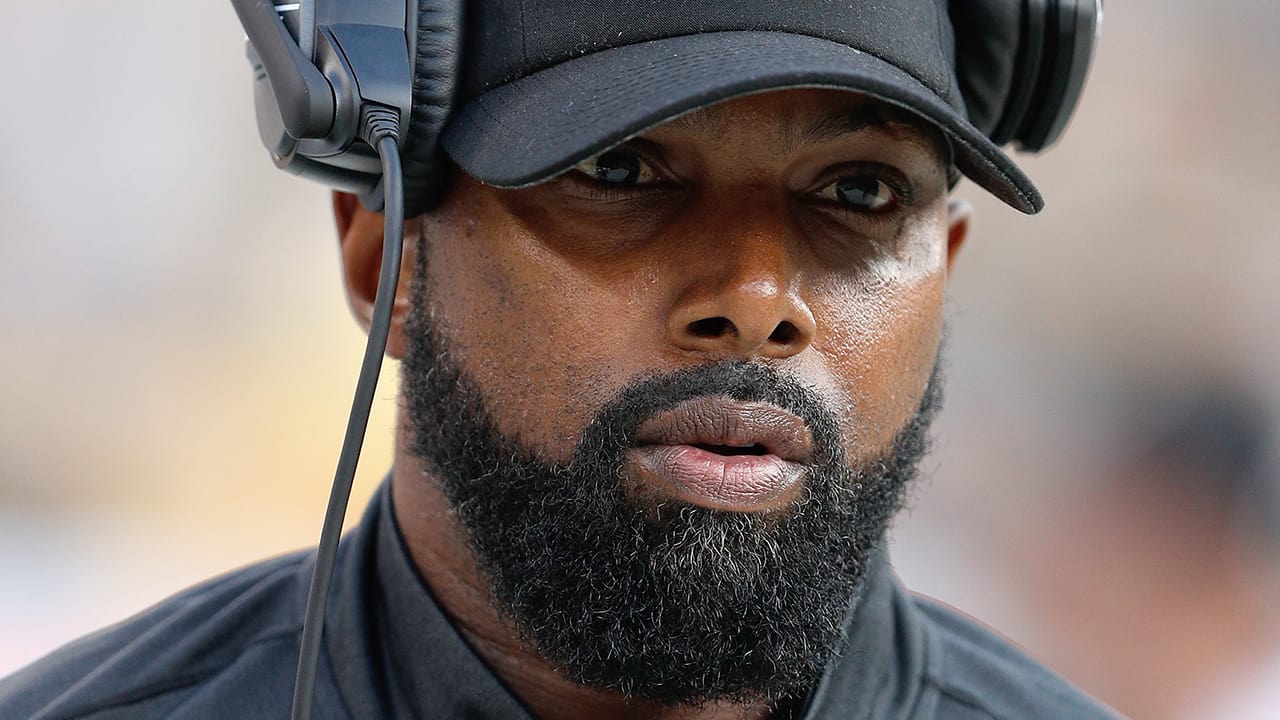 Broncos name Marcus Robertson defensive backs coach
