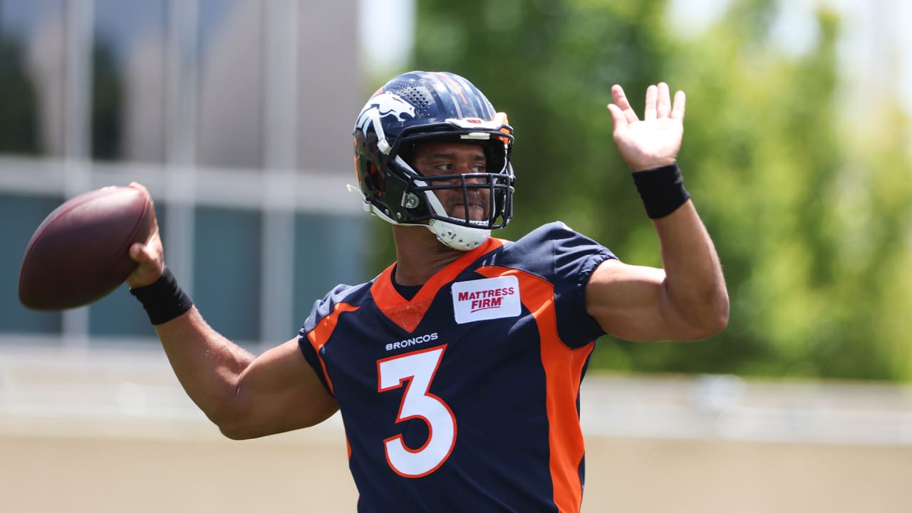 Highlights: Wilson, Broncos QBs launch deep shots at OTAs