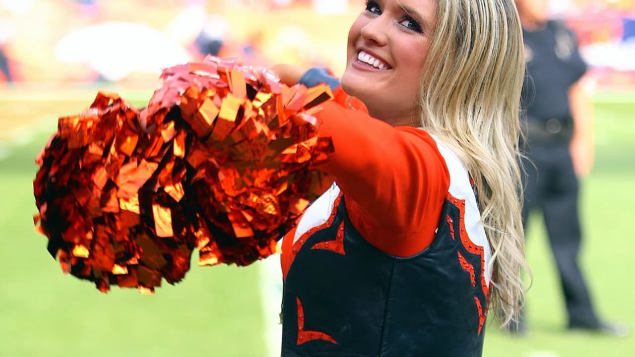 Cheerleader Spotlight: Kate