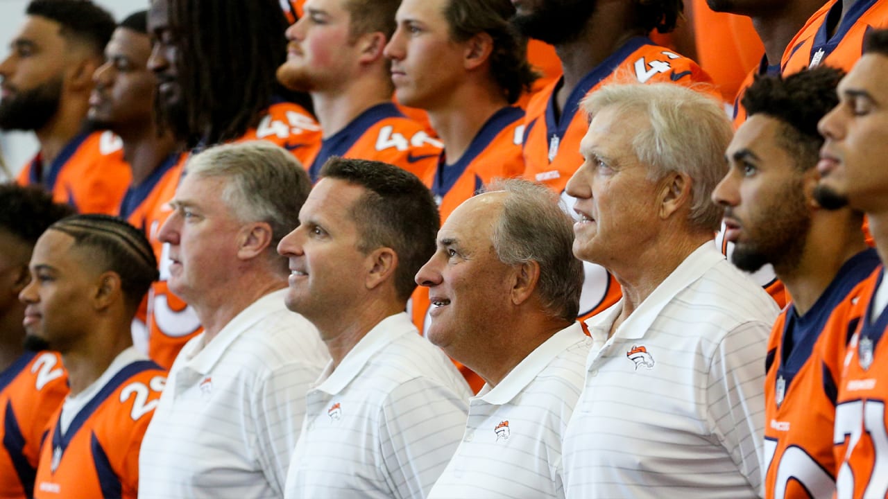 Say cheese! Broncos hold 2021 team picture day