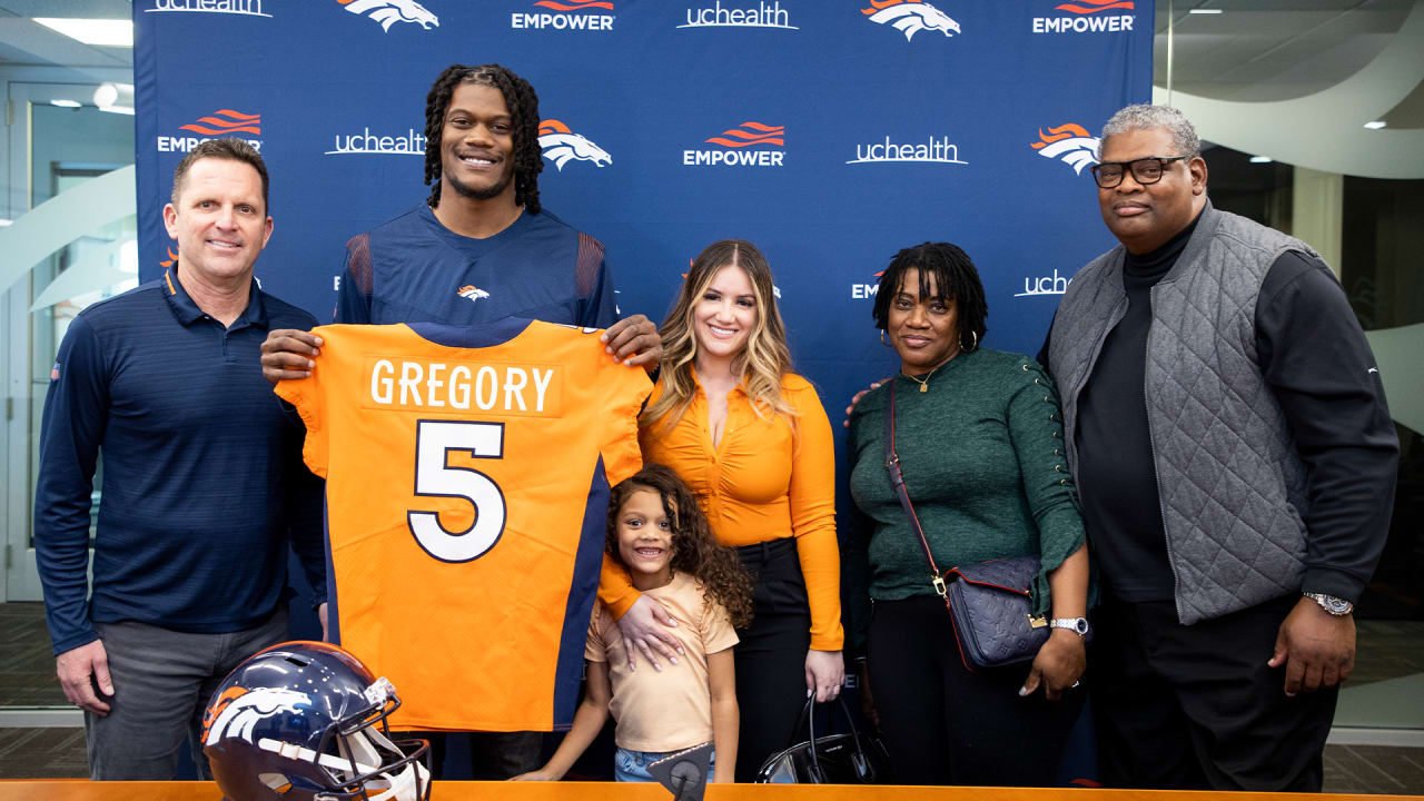 1-on-1: Randy Gregory looking for 'fresh start' in Denver, says he ...