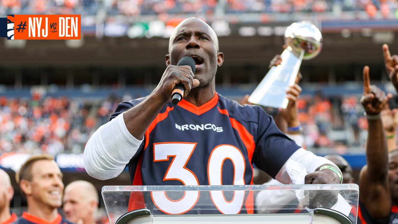 Terrell Davis speaks to the crowd at halftime ceremony celebrating 25th ...