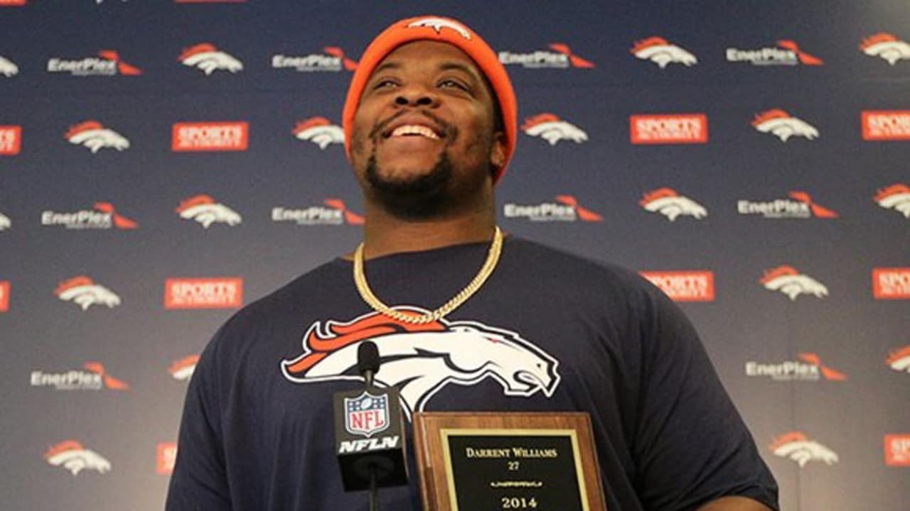 Knighton wins Good Guy Award, credits mom