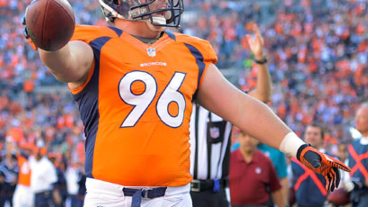 Unrein luce sus manos