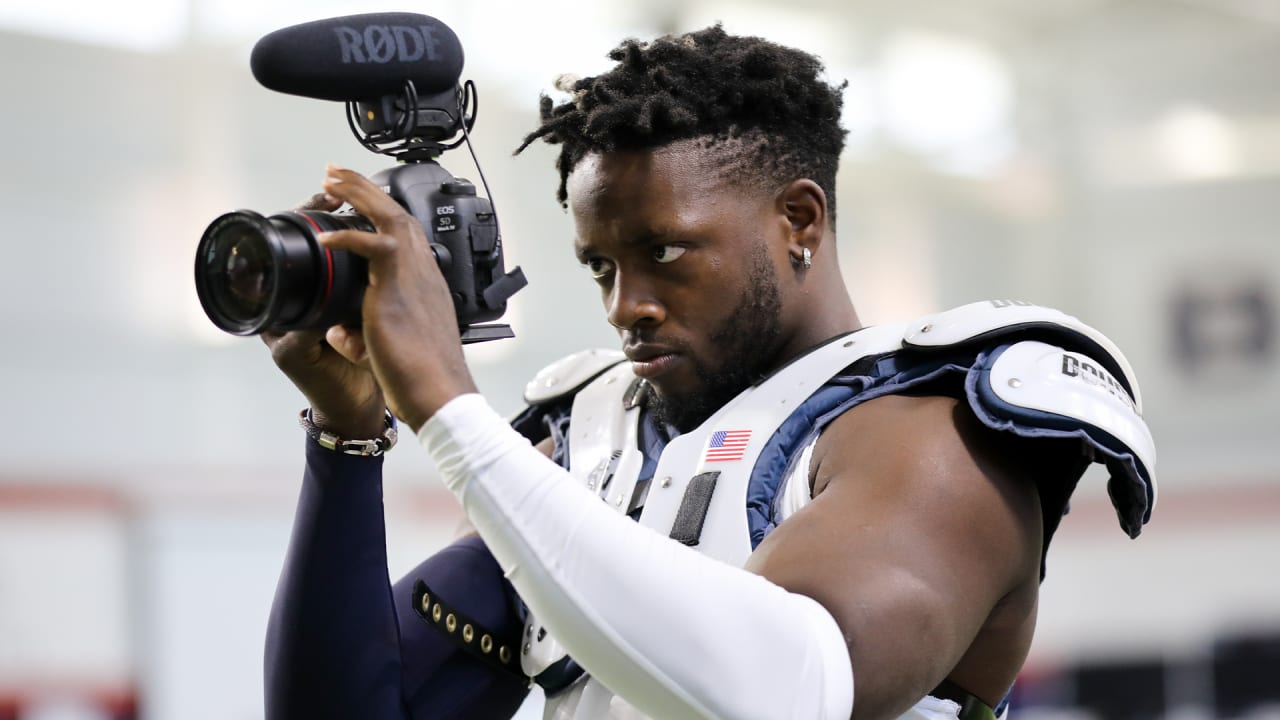 Melvin Gordon III takes over as team videographer during media day