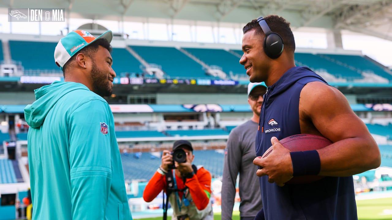 Pregame photos: Broncos arrive and prepare for Week 3 game vs. Dolphins