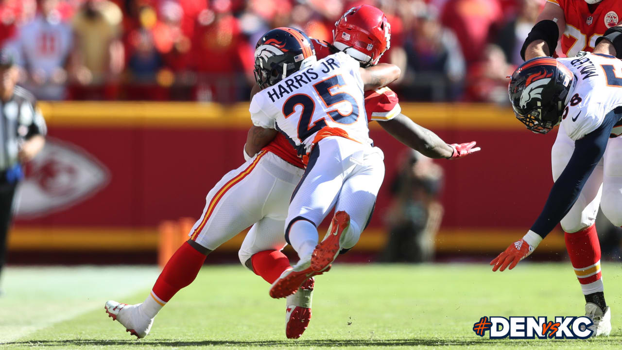 In-game photos: Broncos at Chiefs