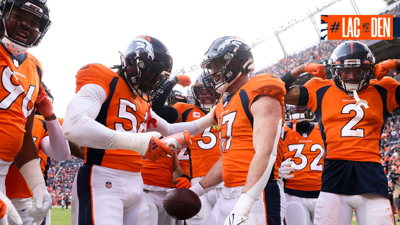 Josey Jewell recovers Justin Simmons' forced fumble | Broncos vs. Chargers