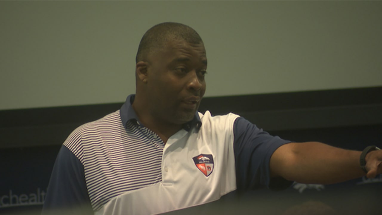 Rod Smith prepares '17 rookie class for success