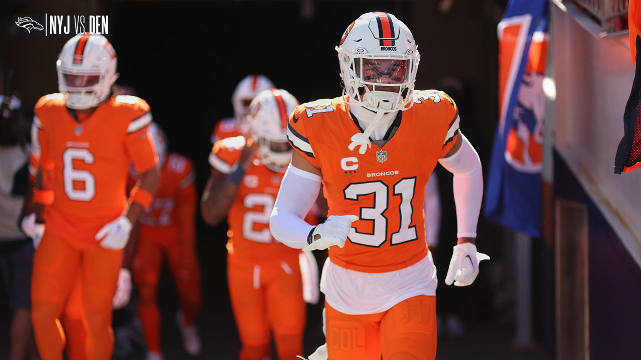 Pregame photos: Broncos arrive and prepare for Week 5 game vs. Jets