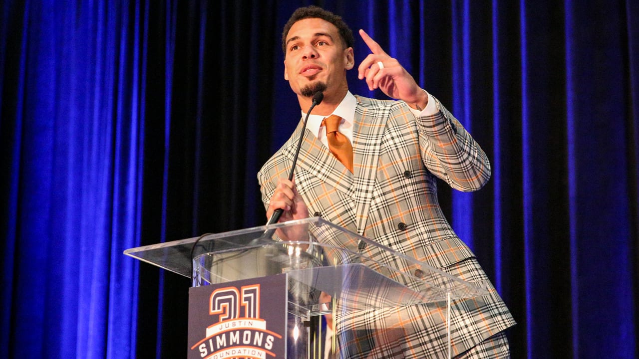 Justin Simmons named Week 6 NFLPA Community MVP