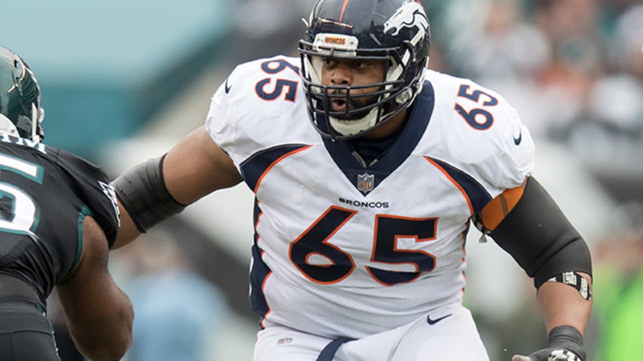 Broncos place OG Ron Leary on IR; sign TE Matt LaCosse to roster