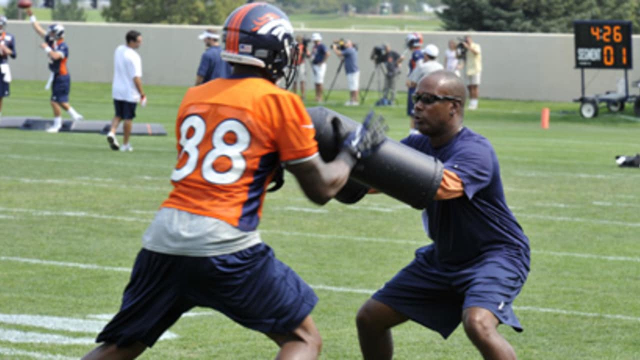 Get to Know: Wide Receivers Coach Tyke Tolbert